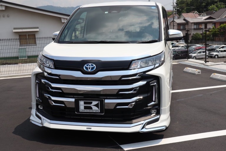 トヨタのワンボックスカーには何がある？特徴やミニバンとの違い、お得に購入する方法を解説 | 車購入のお役立ち情報カミタケマガジン